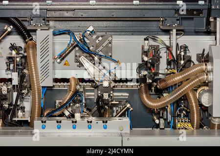 Internal control mechanisms and system for removing dust and chips from ...