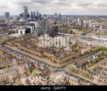 Ornamental Canal Wapping, london,england Stock Photo - Alamy