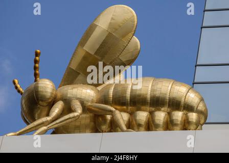 Giant bee sculpture by Richard Stringer on the Eureka Tower in ...