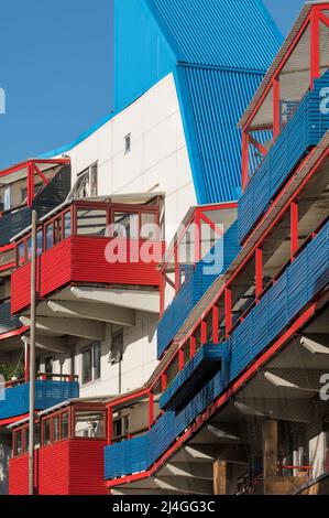 Byker Wall, designed by Ralph Erskine, Newcastle upon Tyne, England ...