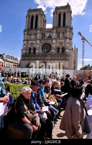 Easter Mass on the forecourt of Notre Dame Cathedral in Paris 3 years ...