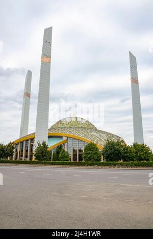 ARGUN, RUSSIA - SEPTEMBER 28, 2021: Mother's Heart Mosque, cloudy ...