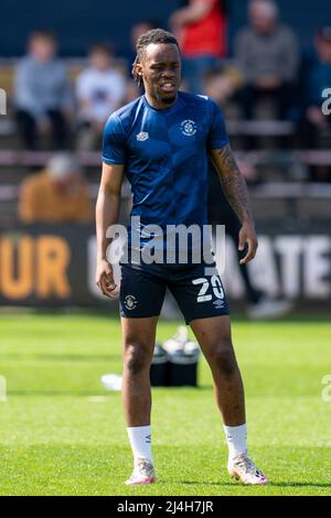 Peter Kioso #20 of Luton Town warming up Stock Photo - Alamy
