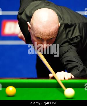 England’s Liam Highfield during day three of the Cazoo UK Snooker ...