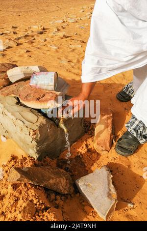 Mauritania, Chinguetti, water supply Stock Photo - Alamy