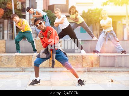 Boy hip hop dancer exercising outdoors Stock Photo - Alamy