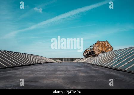 Rooftop of an abandoned warehouse Stock Photo - Alamy