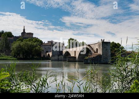 Le Pont Saint Benezet aka "Pont d'Avignon" and Saint Nicholas Chapel ...