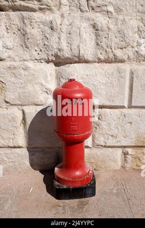 fire hydrant hydrants italy italian venice Stock Photo - Alamy