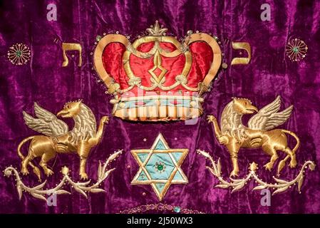 jewish judaism backgrounds Judaism traces its origins back to the Iron ...