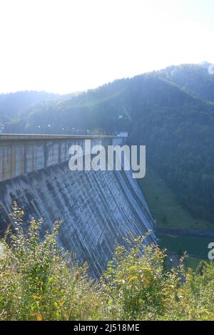 Dam of Izvorul Muntelui lake from Bicaz in Romania Stock Photo - Alamy