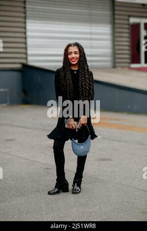 Street style, MV Tiangue arriving at Chanel Spring Summer 2023 show ...
