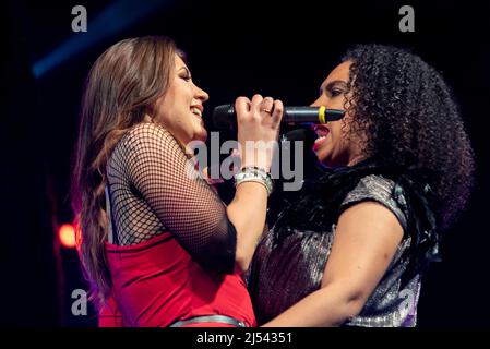 Singers Maria Verhelst-Hopkins & Melissa Weekes of Doctor and the ...