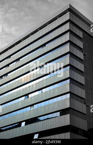 Rectilinear and geometric facade with glass windows Stock Photo - Alamy