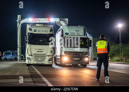 X-ray control system of the customs, can x-ray whole trucks and check ...