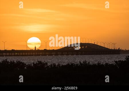 Port Isabel Lighthouse and Queen Isabella Memorial Bridge across the ...