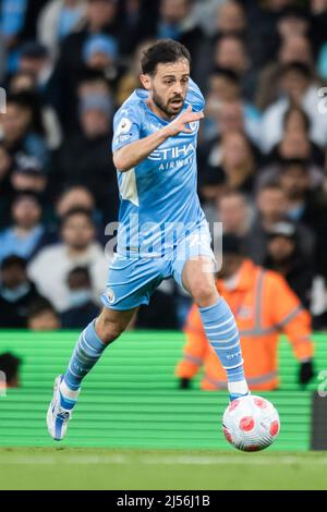 Bernardo Silva #20 of Manchester City runs with the ball Stock Photo ...