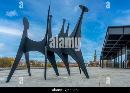 The artwork Tetes et Queue by Alexander Calder at the Neue ...