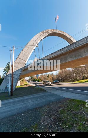 Hillsboro MAX Main Street Arch Bridge in Hillsboro, Oregon Stock Photo ...
