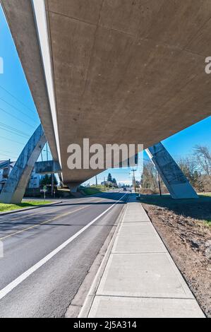 Hillsboro MAX Main Street Arch Bridge in Hillsboro, Oregon Stock Photo ...