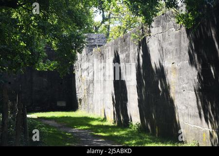 PLUTONIUM 241: These mortar batteries at Fort Hancock were among the ...