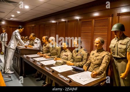 Surrender Chambers at Fort Siloso, wax figures showing the scene of ...