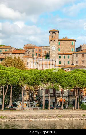 Lakefront and Pier of Passignano sul Trasimeno, Umbria, Italy Stock ...