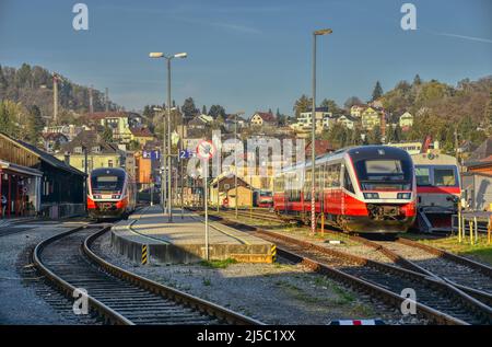 Linz, Mühlkreisbahn, Urfahr, Bahnhof, Bahnsteig, Gleis, Schienen ...