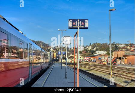 Linz, Mühlkreisbahn, Urfahr, Bahnhof, Bahnsteig, Gleis, Schienen ...