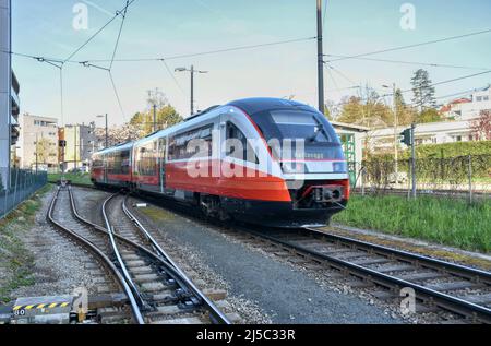 Linz, Mühlkreisbahn, Urfahr, Bahnhof, Bahnsteig, Gleis, Schienen ...