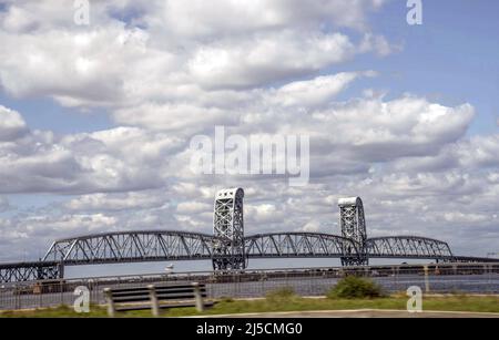 Marine Parkway–Gil Hodges Memorial Bridge, a vertical-lift bridge that ...