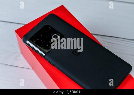OnePlus 10 Pro in Volcanic Black color Stock Photo - Alamy