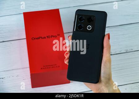 OnePlus 10 Pro in Volcanic Black color Stock Photo - Alamy