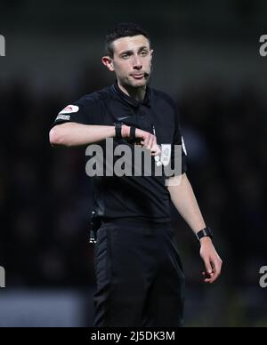 Referee Tom Reeves during the Sky Bet League 2 match between Stockport ...