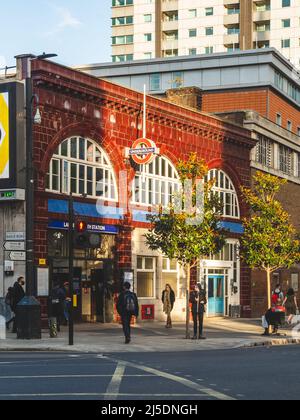 Lambeth North station Bakerloo Line London Underground Stock Photo - Alamy