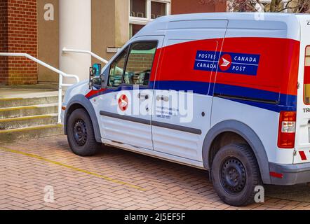 Canada Post vehicle in downtown Toronto, Canada Stock Photo - Alamy