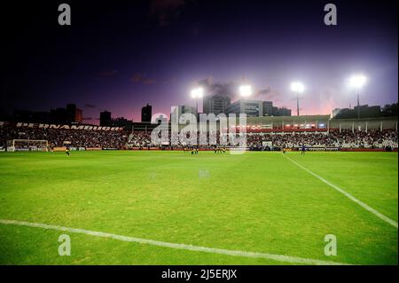 Recife, Brazil. 21st Apr, 2022. left) during the game between Náutico X ...