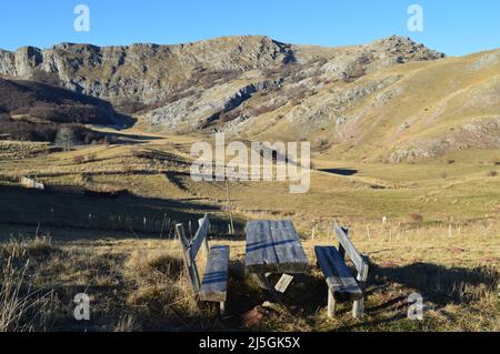 Hiking on Bjelašnica mountain, Obalj peak, Bosnia Stock Photo - Alamy