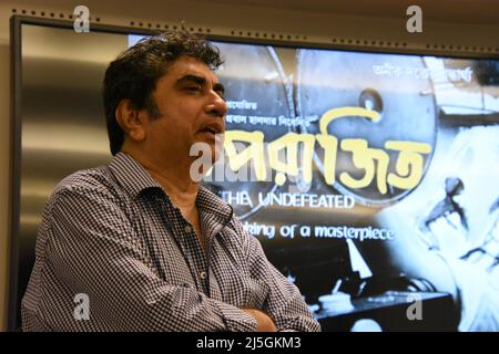PATHER PANCHALI 1955 film directed by Satyajit Ray with Subir Bannerjee ...