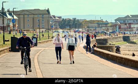 Prestwick, Scotland, UK 23rd April, 2022. UK Weather: : Warm weather ...