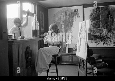 Maria Brockerhoff, actress and singer, with a celebrity painter in ...