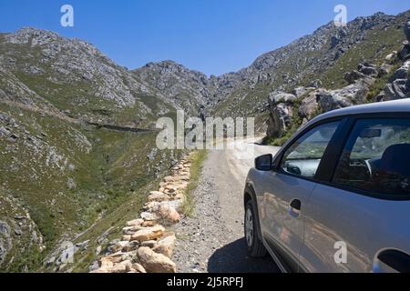 Swartberg Pass on the R328 running over the Swartberg mountain range ...