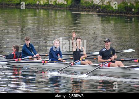 Young people rowing in Cork city Stock Photo - Alamy