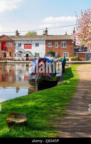 The Swan Public House at Fradley Junction, Staffordshire, England Stock ...
