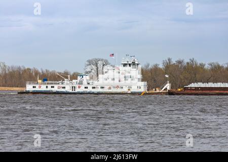 The barge tug Mary Evelyn passing Sullivan Slough in Des Moines County ...