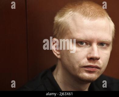 Consideration of the investigator's petition for a measure of restraint ...