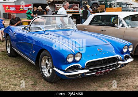 Cars Australia / 1962 Corvette coupe in the 1850`s gold mining town of ...