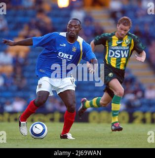 PORTSMOUTH V DEN HAAG 5-08-05 LOMANA TRESOR LUA LUA PIC MIKE WALKER ...