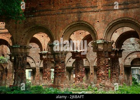 Ruins of Tamluk Rajbari in West Bengal, India Stock Photo - Alamy