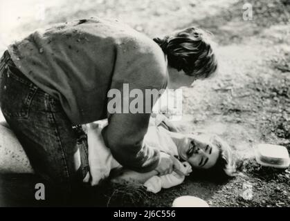 SLEEPWALKERS (1992) MADCHEN AMICK, BRIAN KRAUSE SWK 037 Stock Photo - Alamy